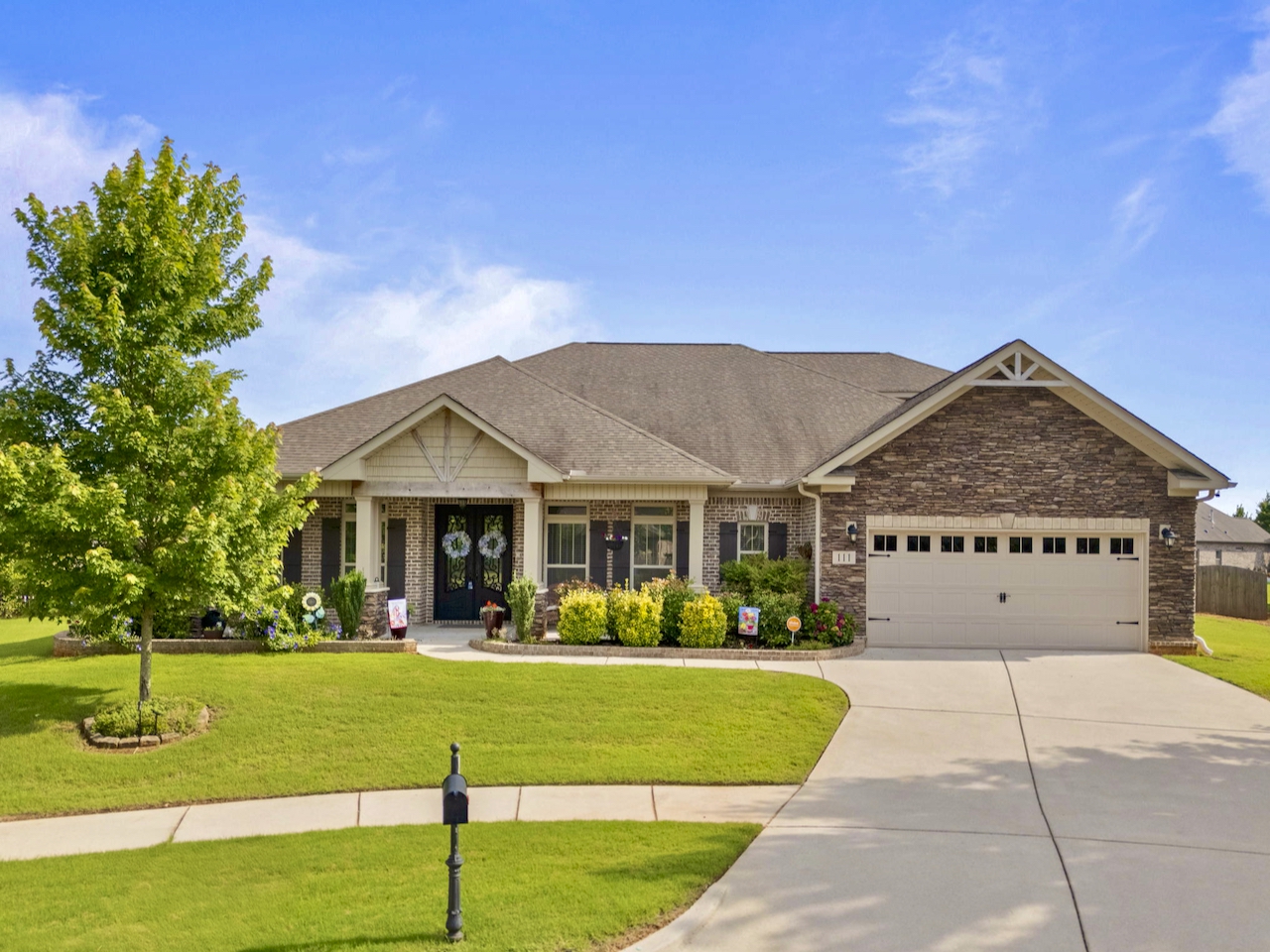 Fabulous 5 Bedroom in Sought After Crown Pointe Neighborhood!